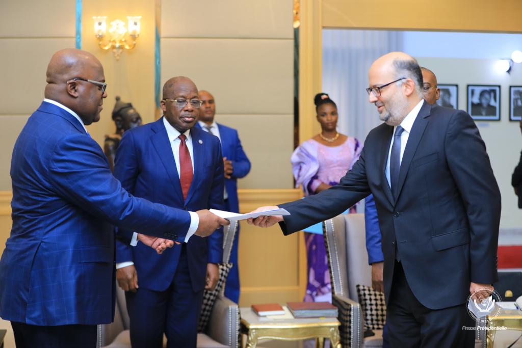 Quatre nouveaux ambassadeurs ont présenté leurs lettres de créance au ...