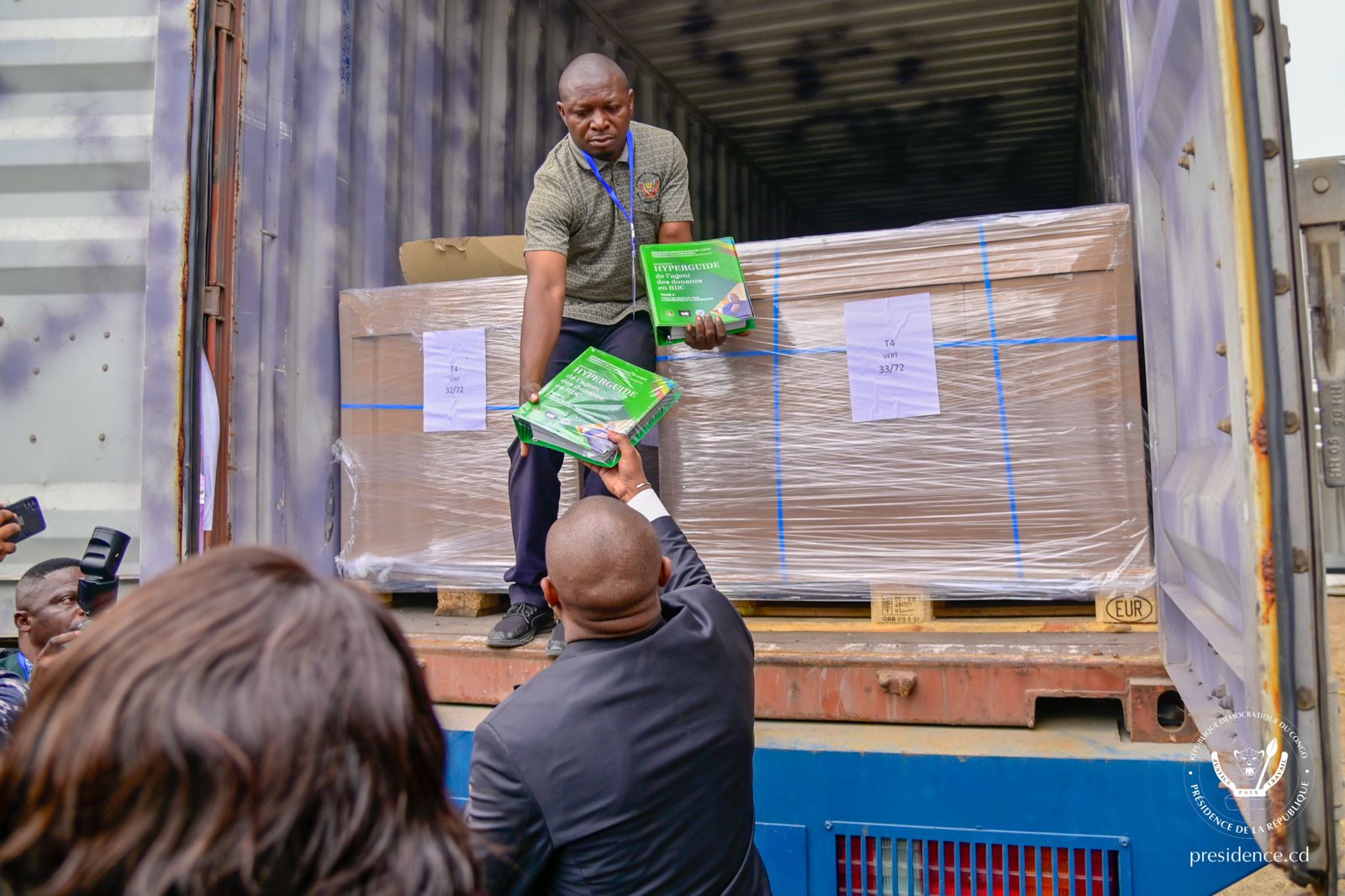 Lutte contre la corruption : remise officielle de 26 mille Hyperguides ...